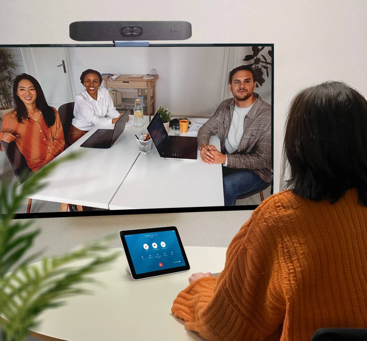 Conference Room Setup for Virtual Meetings | RingCentral Rooms